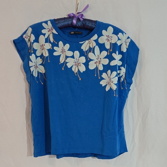 Zara | Tops | Zara Blue Floral Top | Poshmark